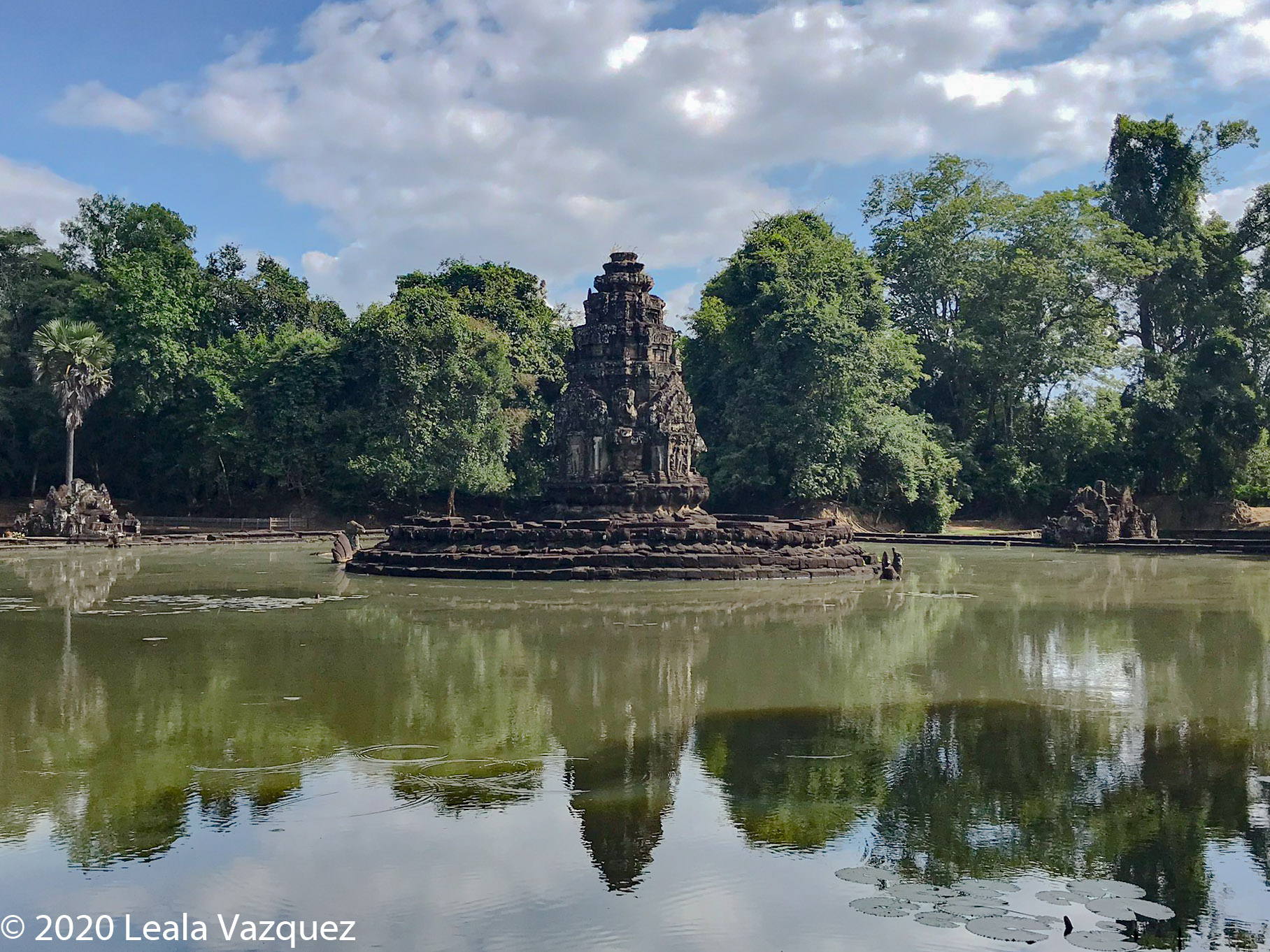 Angkor Big Circuit: Neak Poan – Growing With Leala